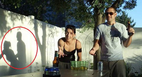 18 ภาพเงา ที่สะท้อนออกมาให้คนชวนเข้าใจผิด คิดไปไกลได้ - เพชรมายา