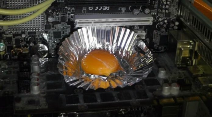 ยูทูปเบอร์หนุ่มสร้างชื่อด้วยการย่างเนื้อบน CPU แถมยังดูน่ากินกว่าที่คุณ ...