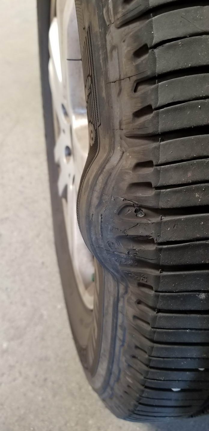 เมื่อพนักงานร้านยางแชร์ประสบการณ์สุดพีคที่เขาพบตอนทำงาน - เพชรมายา