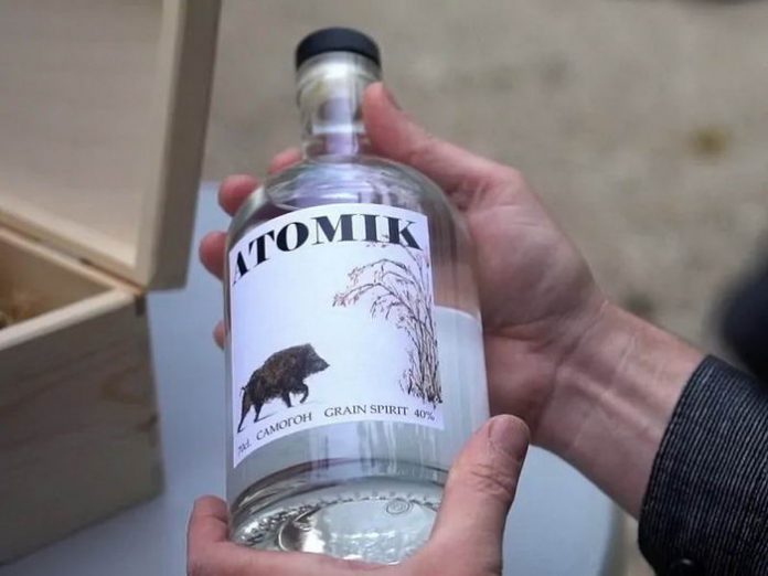 รู้จัก “Atomik Vodka” วอดก้าที่ทำจากธัญพืชและแหล่งน้ำจากเชอร์โนบิล ...