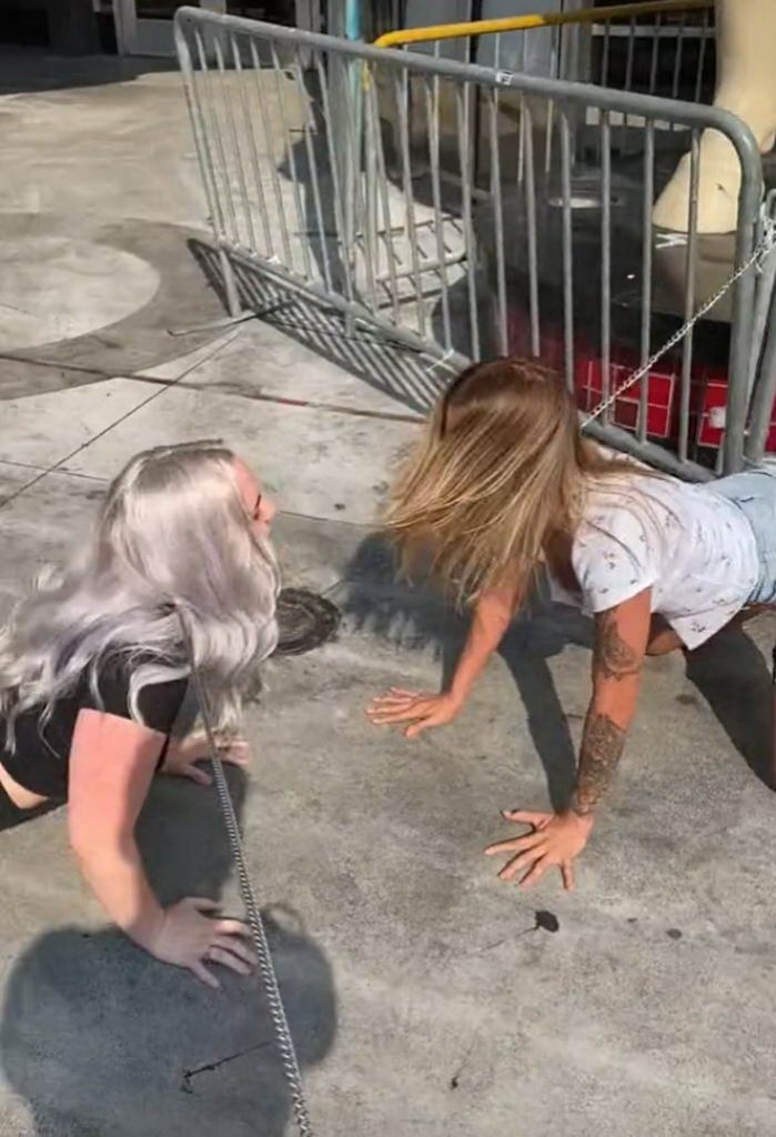 หญิงสาวที่ลาออกจากงานเพื่อใช้ชีวิตแบบสุนัข จนทำเงินได้กว่า 32 ล้าน ...